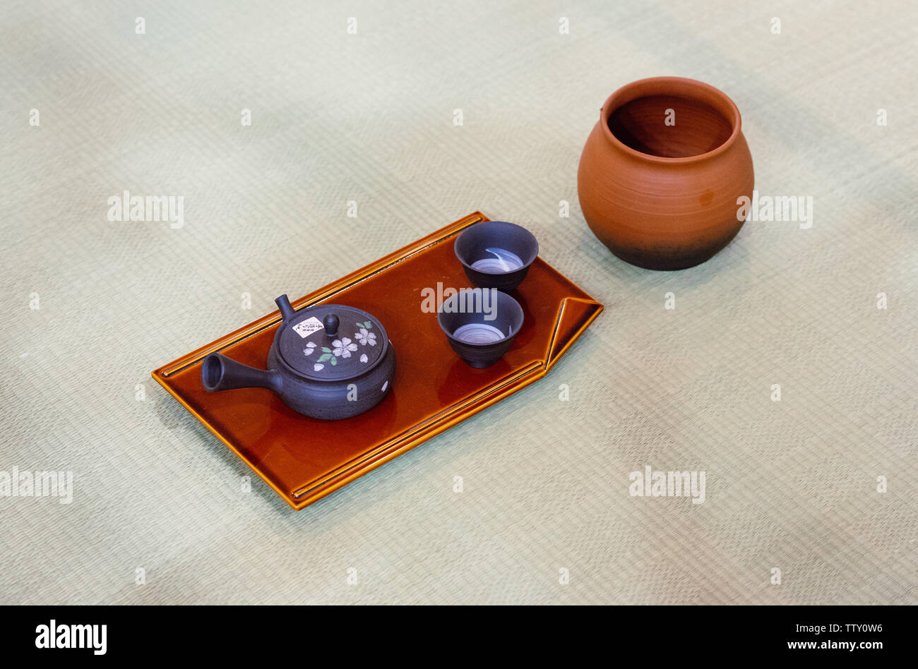 Japanese tea set Stock Photo - Alamy