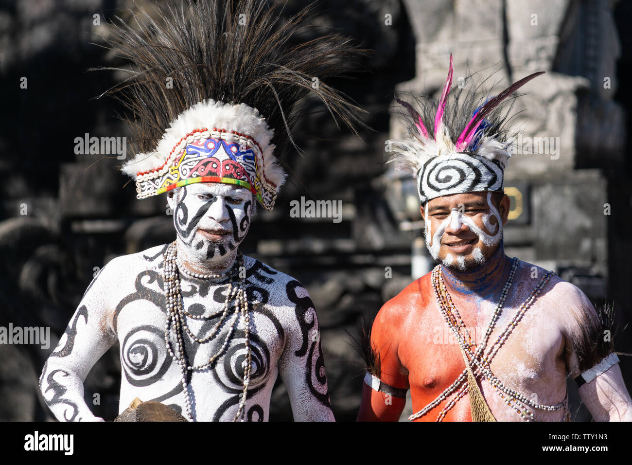 DENPASAR/BALI-JUNE 15 2019: Papuan tribe dancer posing and preparing ...
