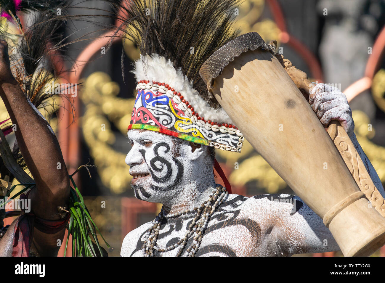 DENPASAR/BALI-JUNE 15 2019: Papuan tribe dancer posing and preparing ...