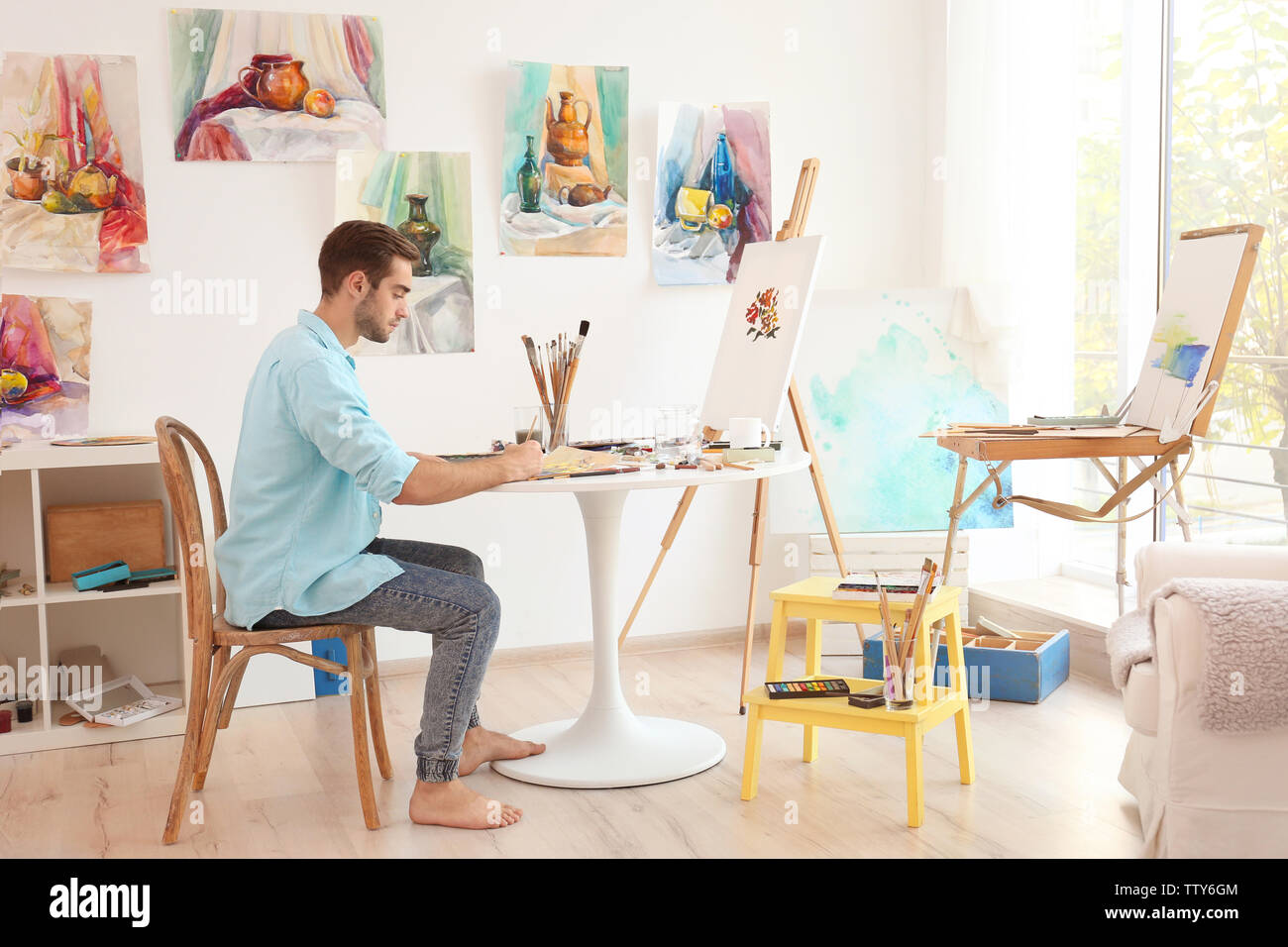 Artist still life male hi-res stock photography and images - Alamy