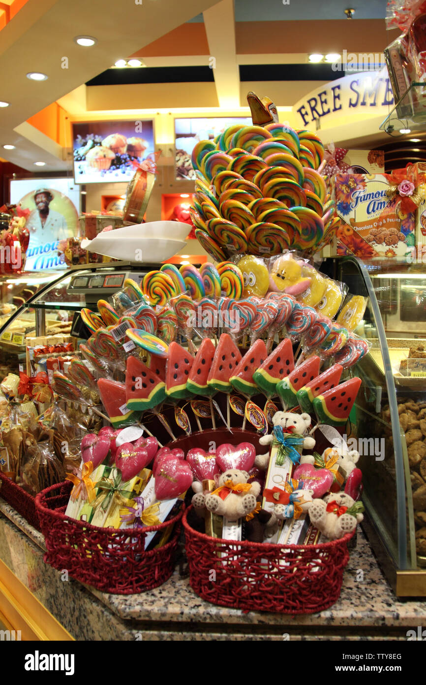 Shopping selling business display sale hi-res stock photography and ...