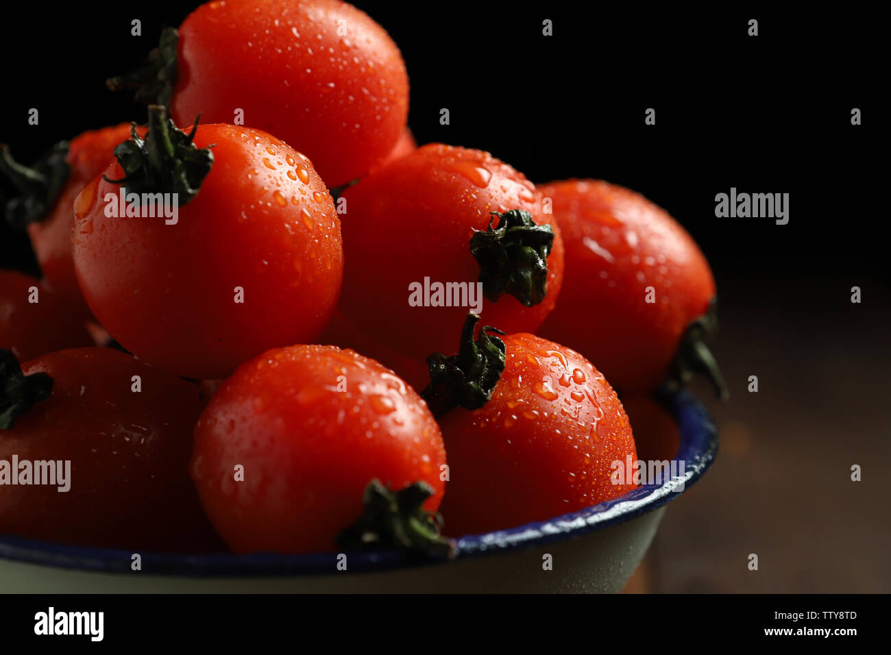 No one in room tomatoes hi-res stock photography and images - Alamy