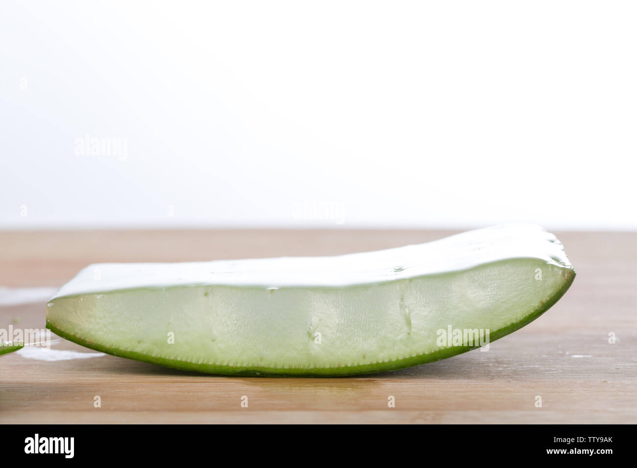 Fresh aloe vera, cut profile Stock Photo - Alamy