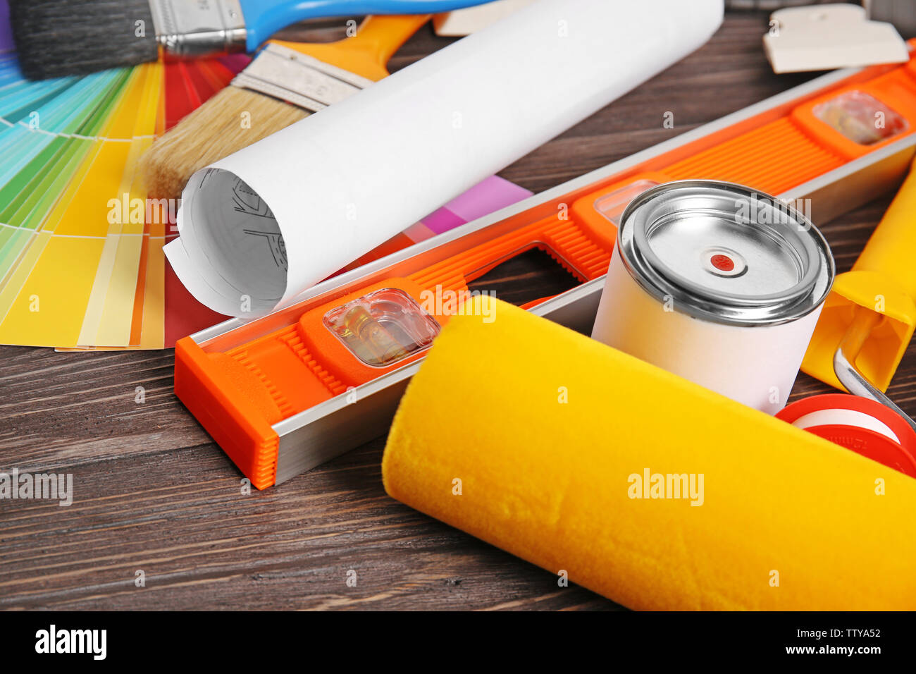Decorator tools hi-res stock photography and images - Alamy