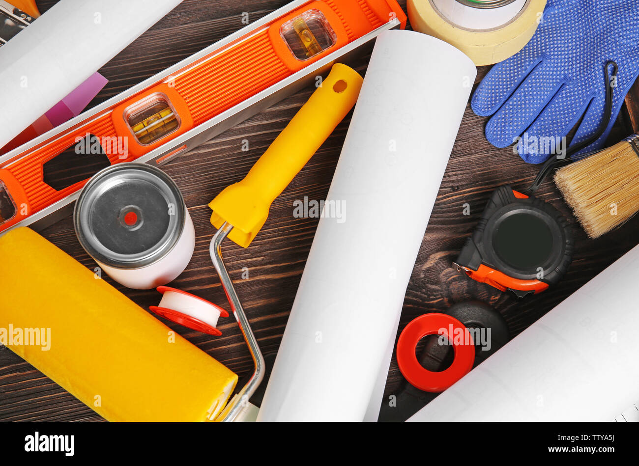 Decorator tools hi-res stock photography and images - Alamy