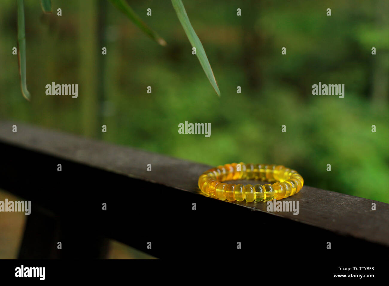Hand string jewellery hi-res stock photography and images - Alamy