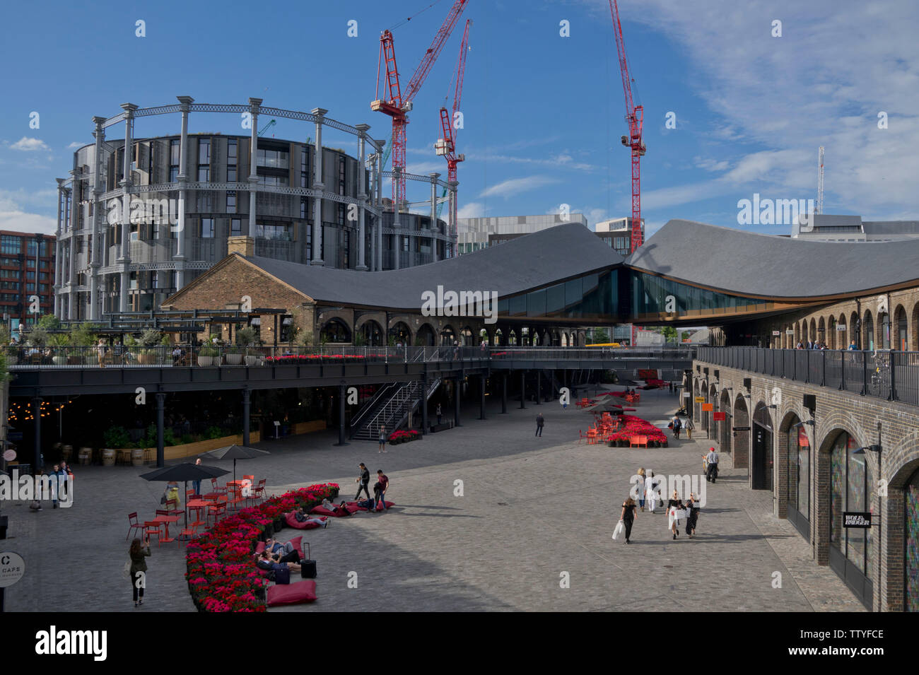 Visitors to Coal Drops Yard new building, shopping, bar and restaurant ...