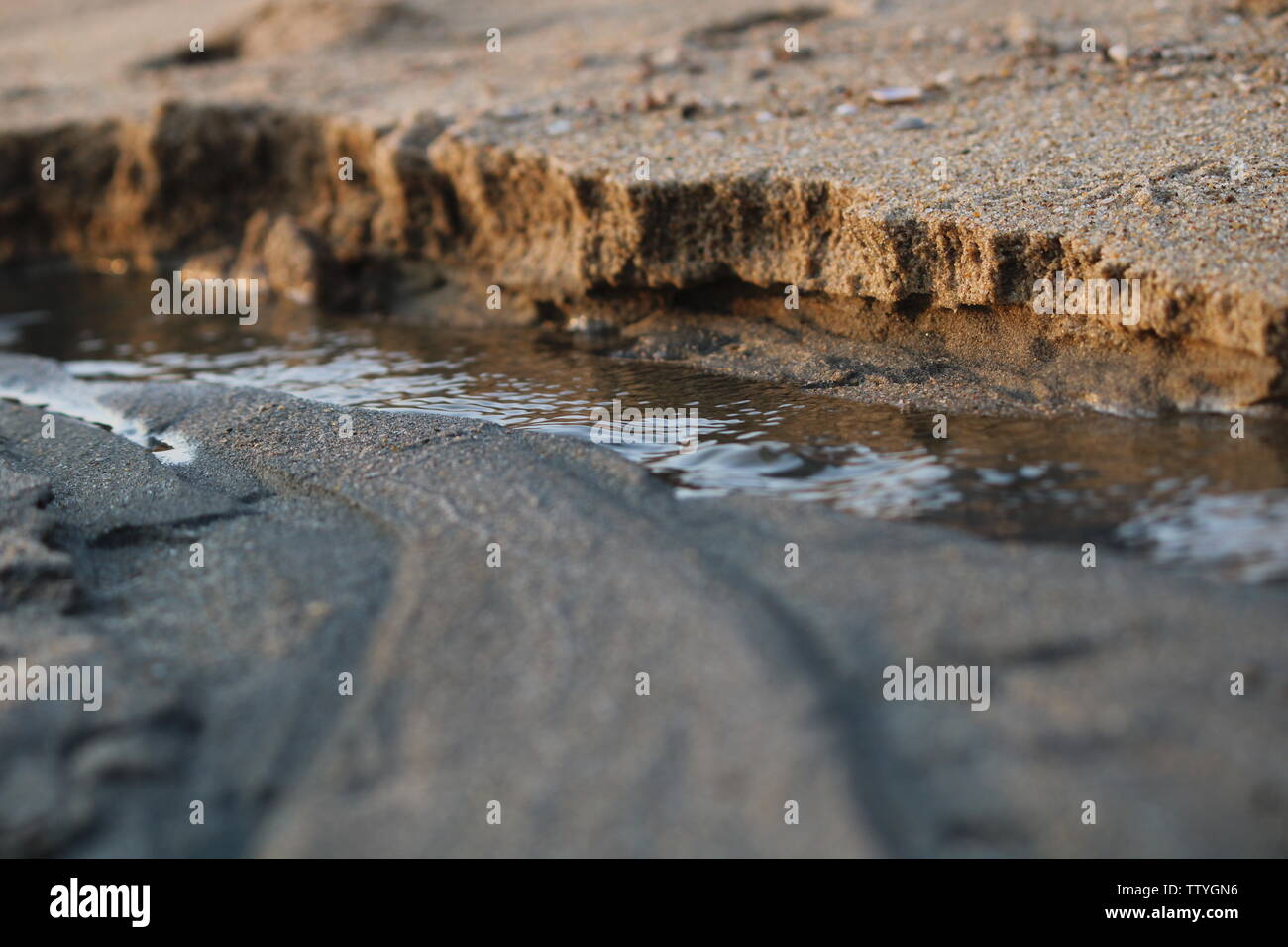 Small river flow hi-res stock photography and images - Alamy