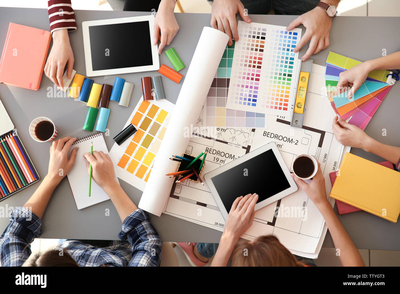 Woman decorators hi-res stock photography and images - Alamy