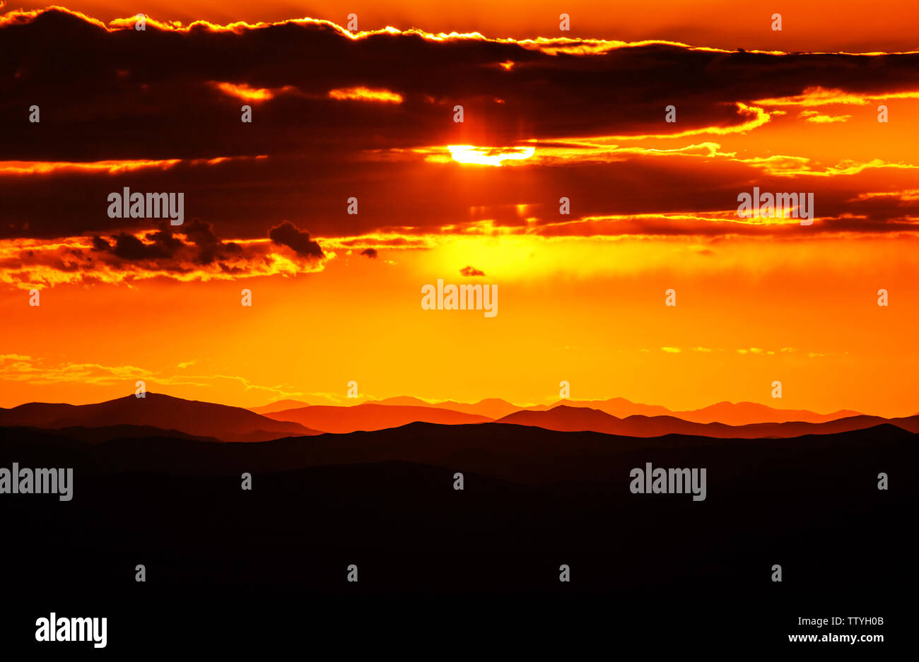 The sun go down hi-res stock photography and images - Alamy