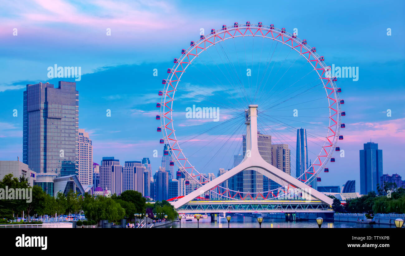 Tianjin Eye Ferris wheel Stock Photo - Alamy