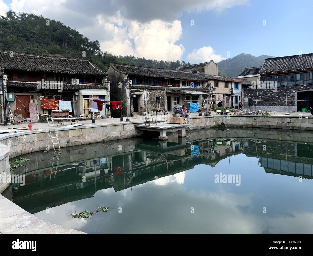 Hanling hi-res stock photography and images - Alamy