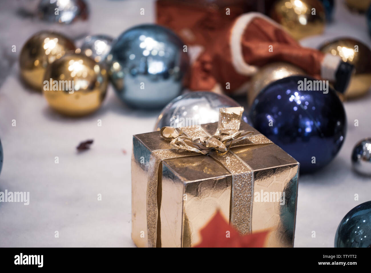 Shiny present hi-res stock photography and images - Alamy