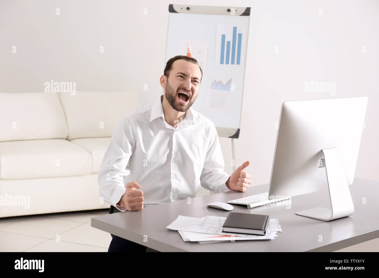 Angry doctor computer hi-res stock photography and images - Alamy