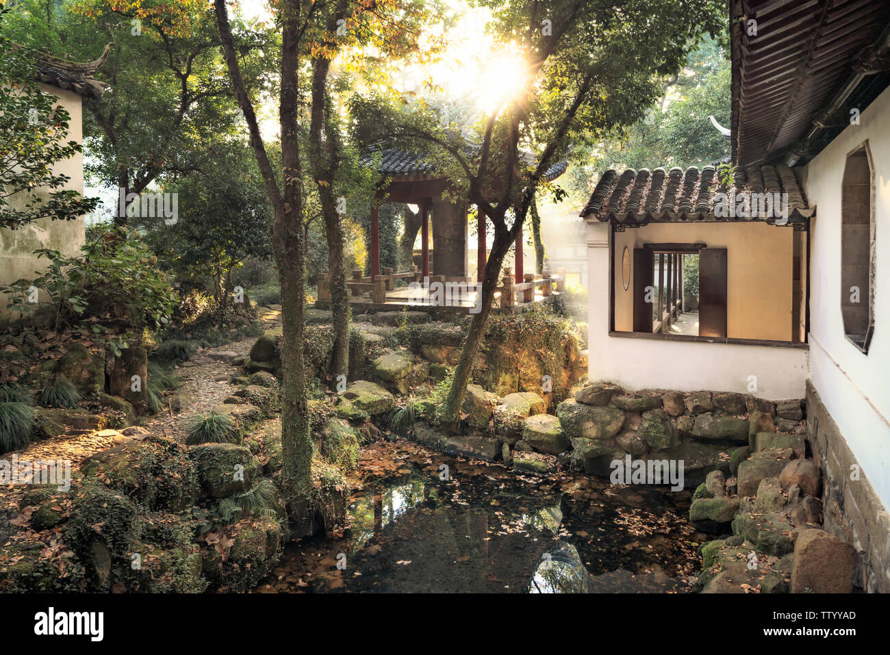 Garden and Autumn, Tianping Mountain, Suzhou Stock Photo - Alamy