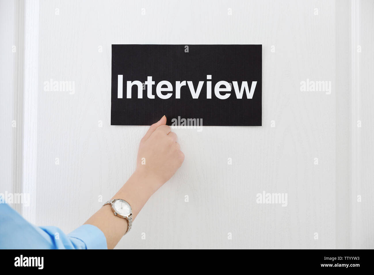 Girl knocking door hi-res stock photography and images - Alamy