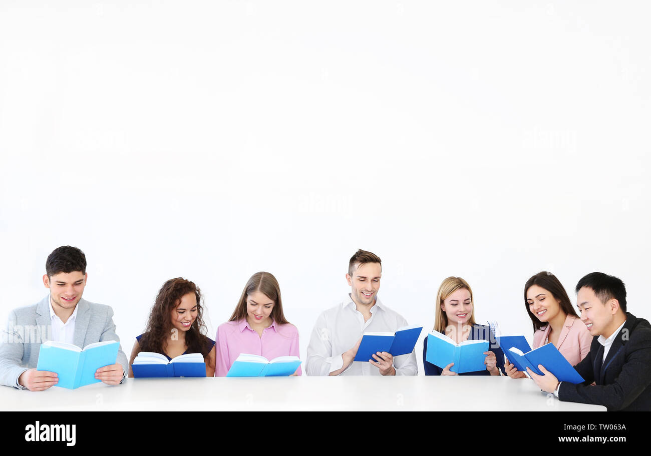 Students reading together african teens hi-res stock photography and ...