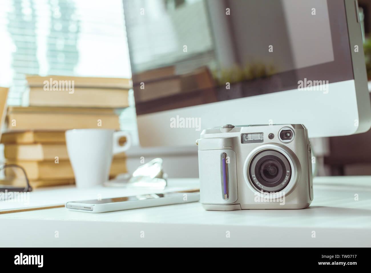 working table with computer Stock Photo - Alamy