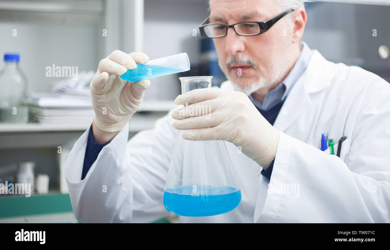 Researcher at work in a laboratory Stock Photo - Alamy