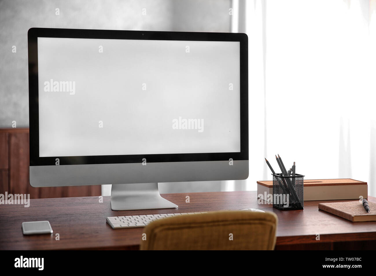 Computer pc computering monitor hi-res stock photography and images - Alamy