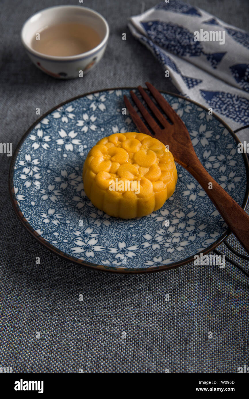 Color mooncakes hi-res stock photography and images - Alamy