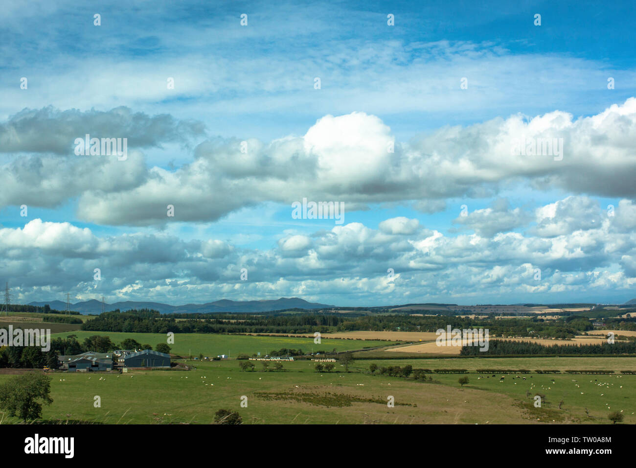 The pastoral scenery of England is like a pastoral song, like an ...