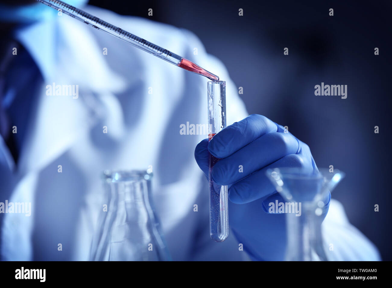 Man dropping glass hi-res stock photography and images - Alamy