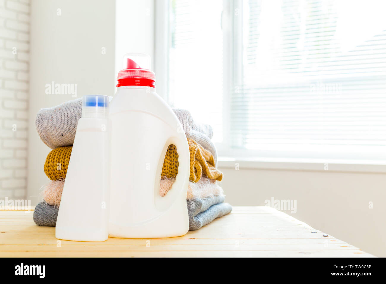 Colourful washing up liquid hi-res stock photography and images - Alamy