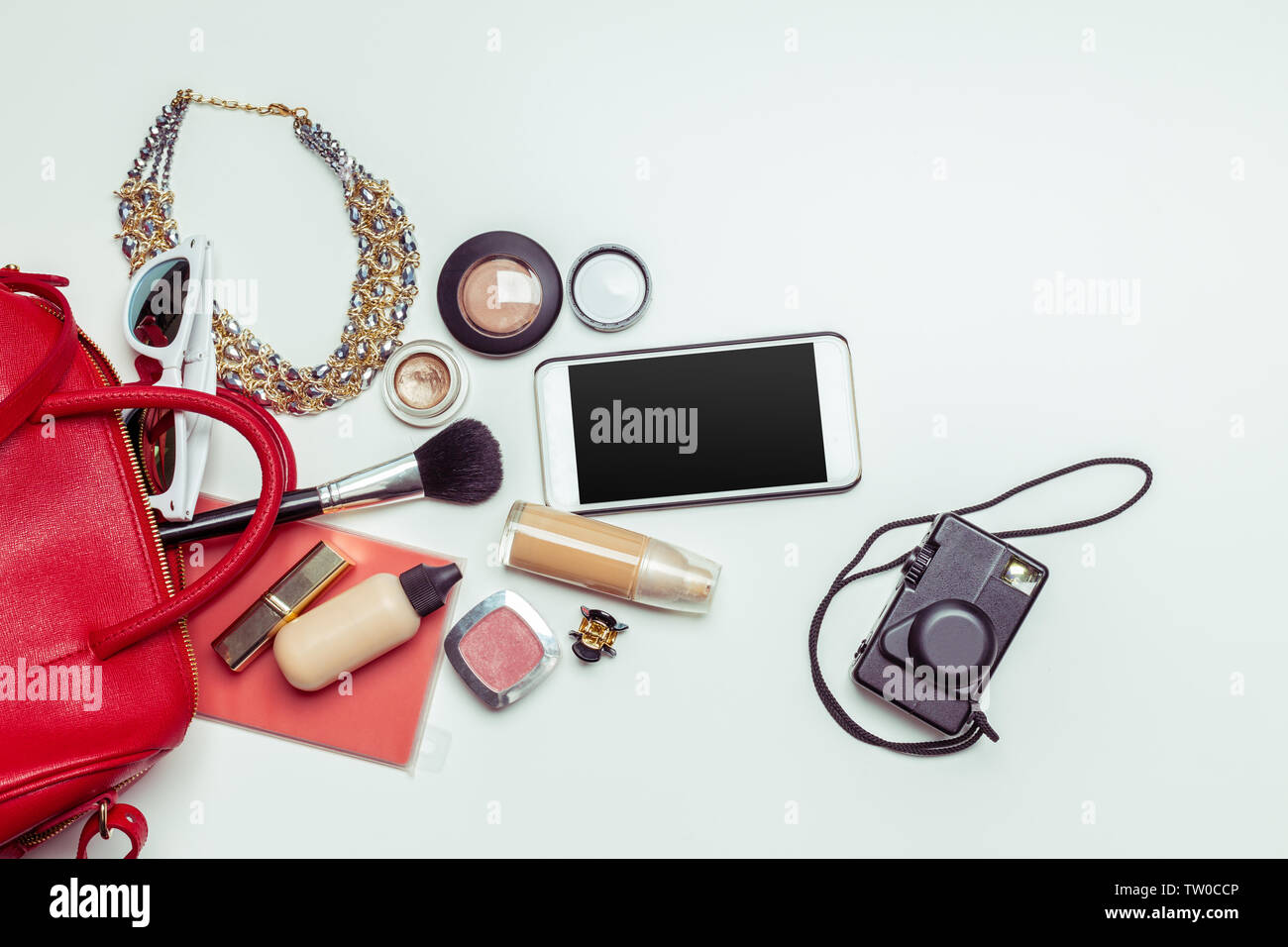 Womans handbag open hi-res stock photography and images - Alamy