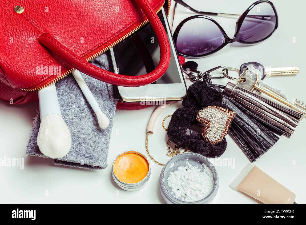 Contents of woman's bag Stock Photo - Alamy