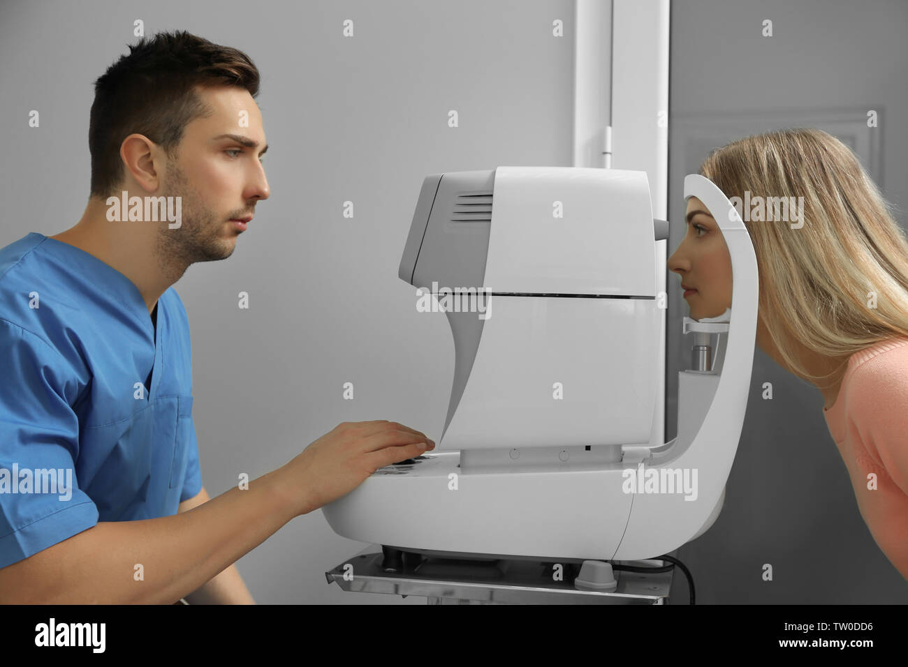 Intraocular pressure measurement hi-res stock photography and images ...