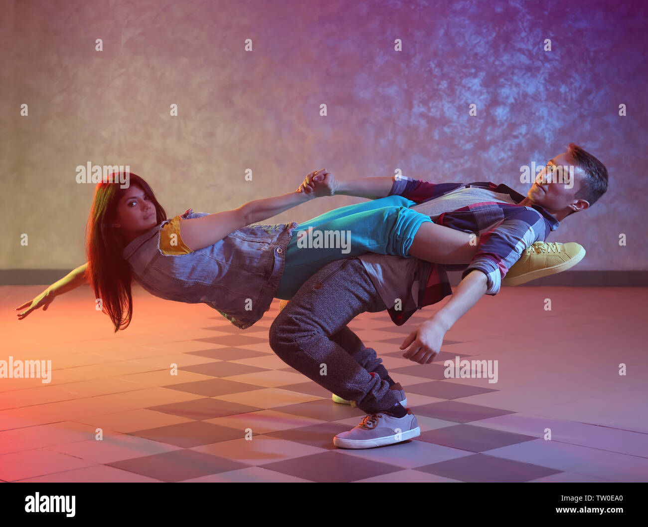 Young couple in hip hop fashion hi-res stock photography and images - Alamy