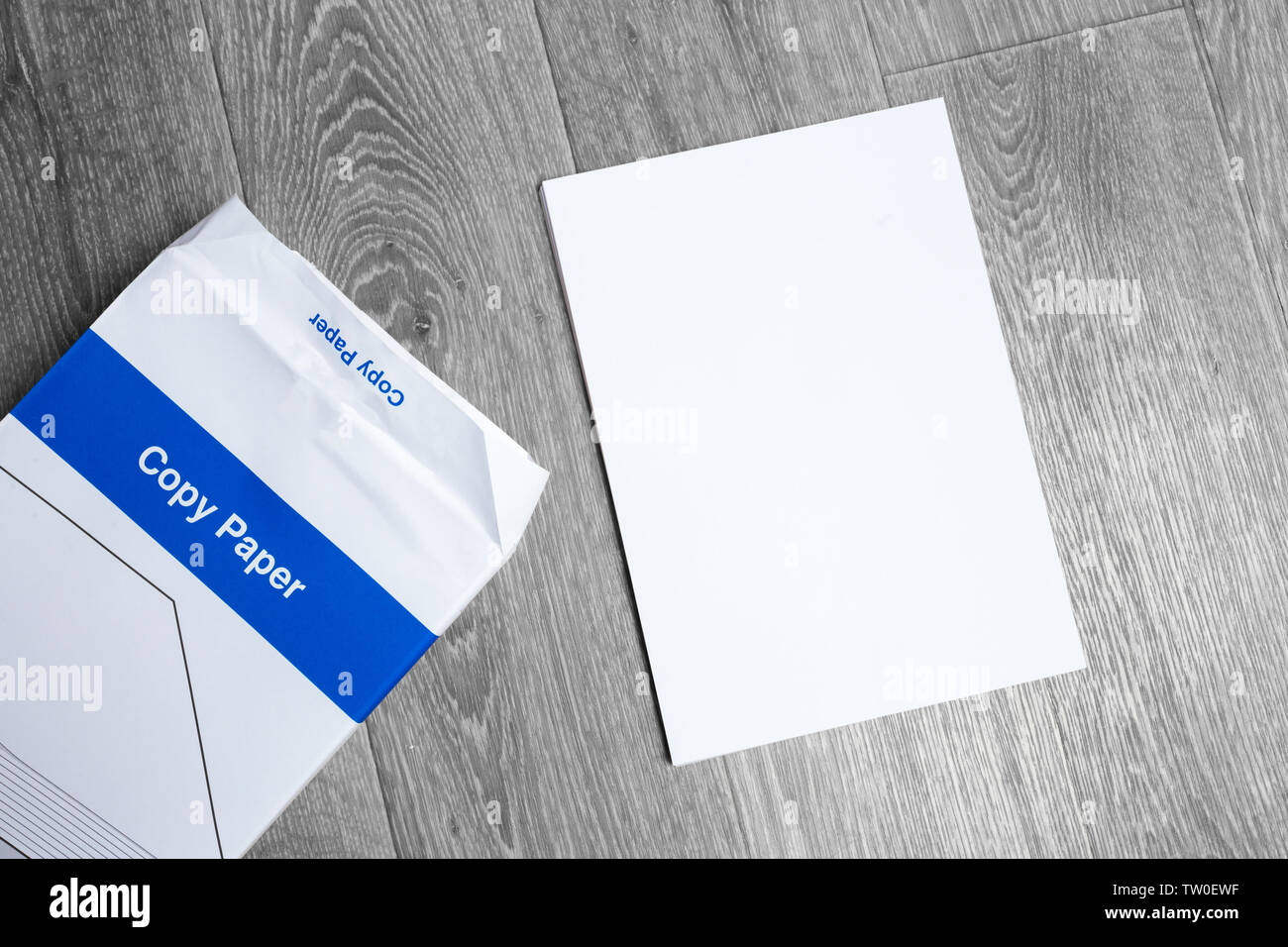 Packed block of note paper Stock Photo - Alamy