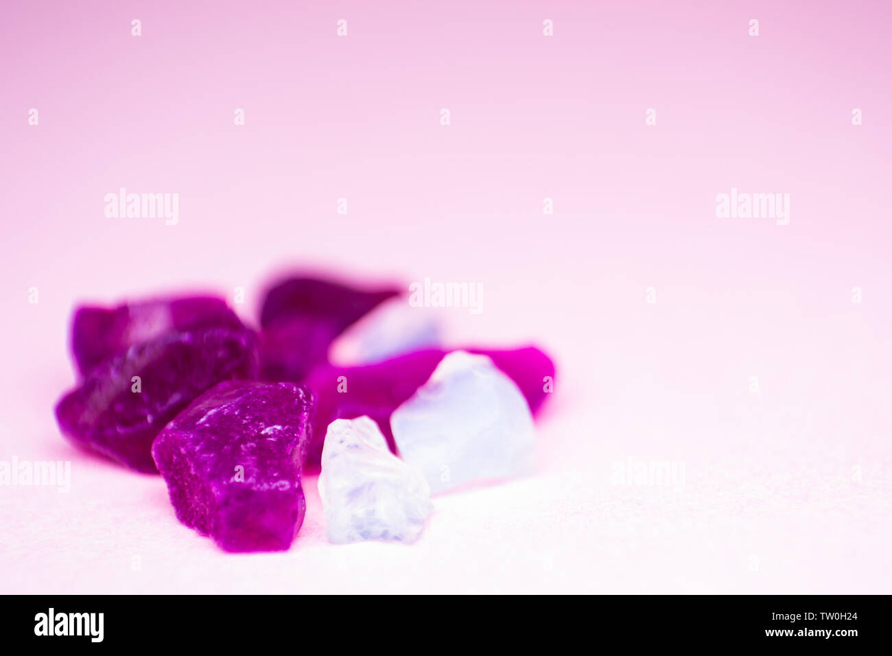 macro photo of silica cat litter. silicon dioxide crystals Stock Photo ...