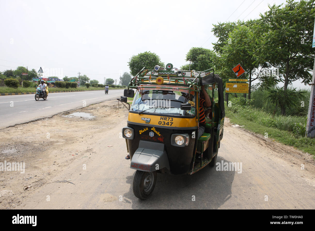 Auto rickshaw on the road, India Stock Photo - Alamy