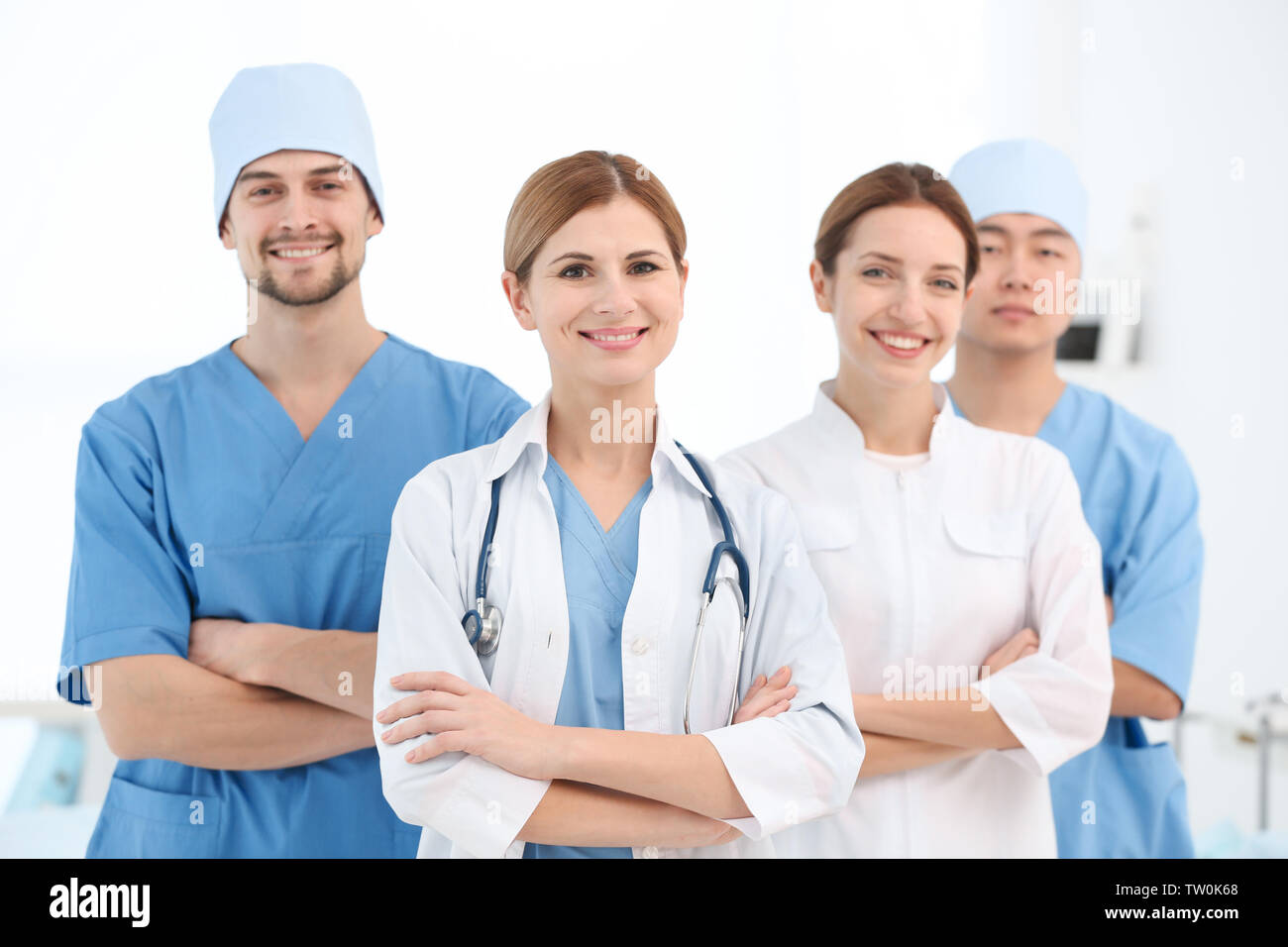 Asian doctors operating hi-res stock photography and images - Alamy