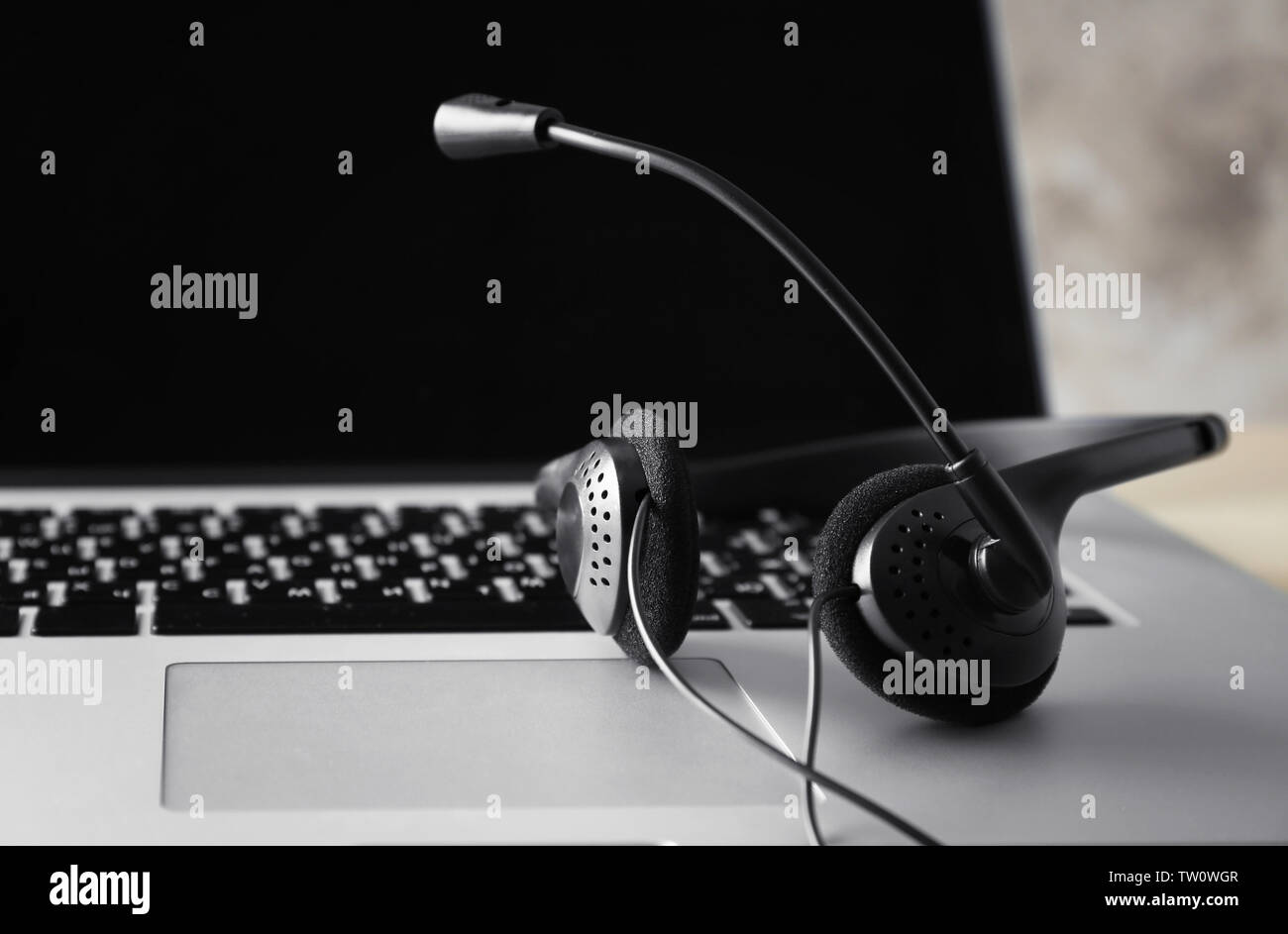 Broken Headset High Resolution Stock Photography and Images - Alamy