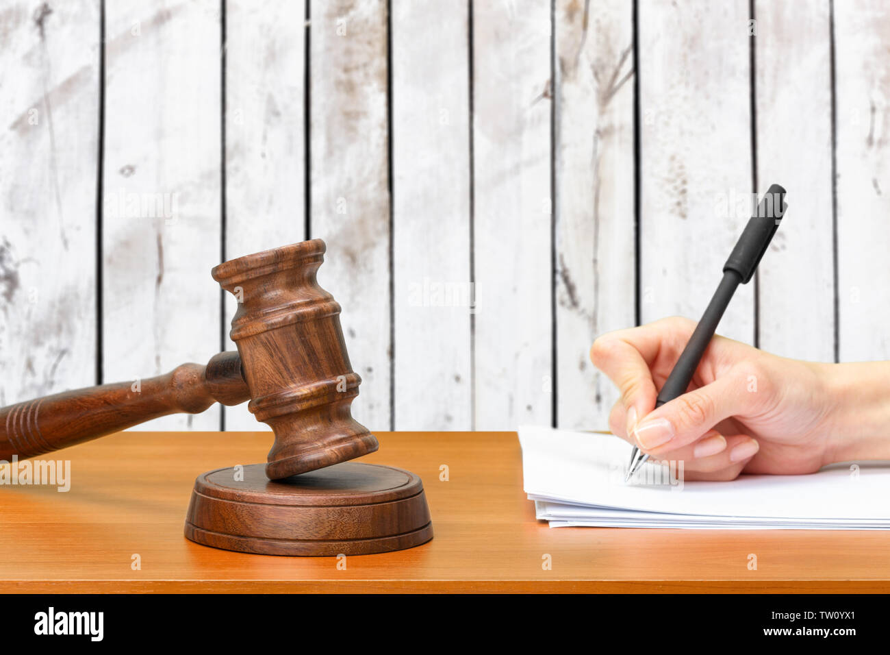 Person on trial courtroom hi-res stock photography and images - Alamy