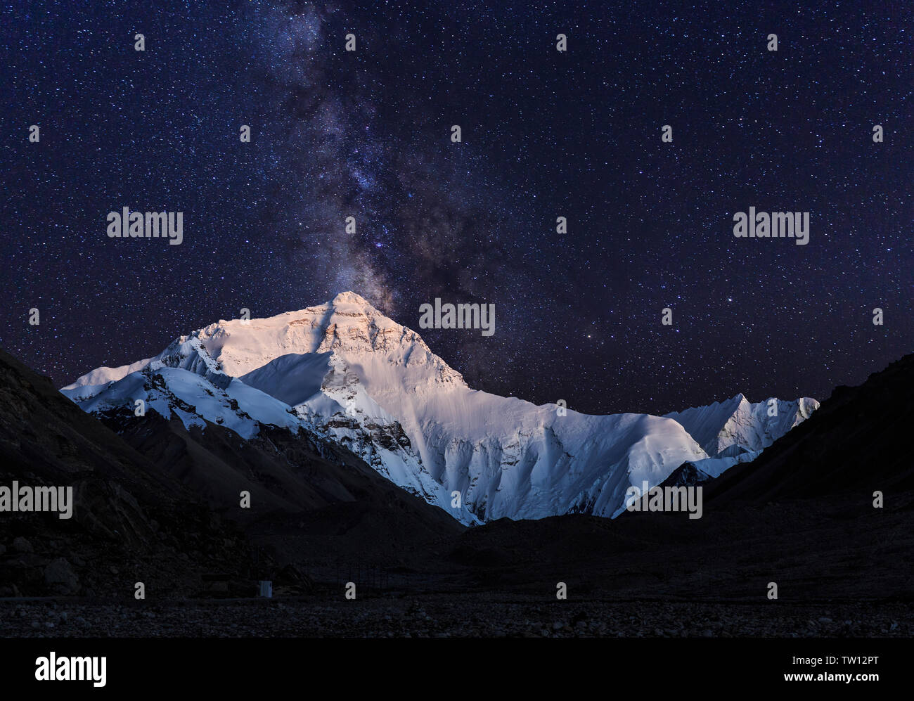 Everest outdoor photography hi-res stock photography and images - Alamy