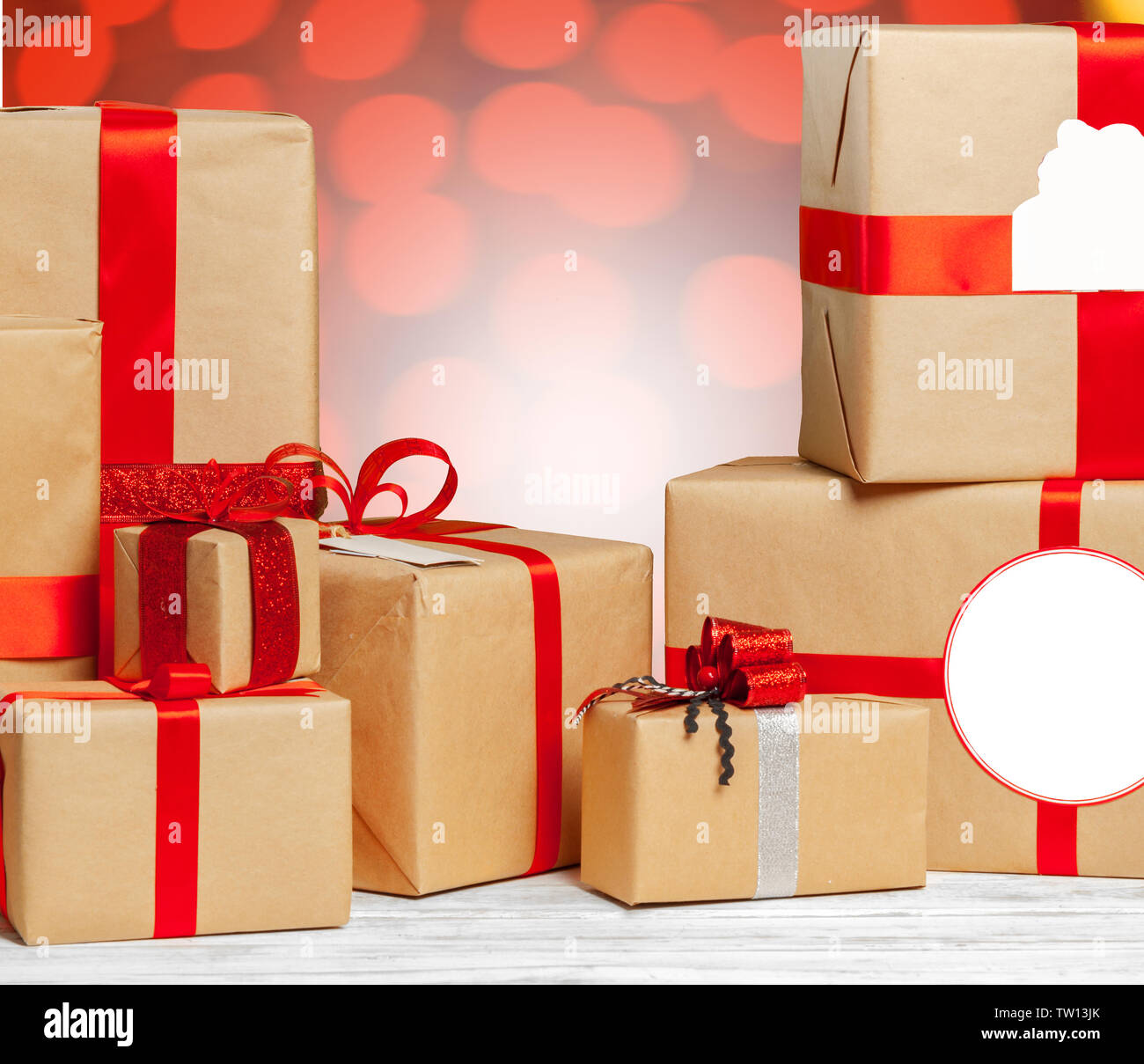 Gold black group gifts hi-res stock photography and images - Alamy