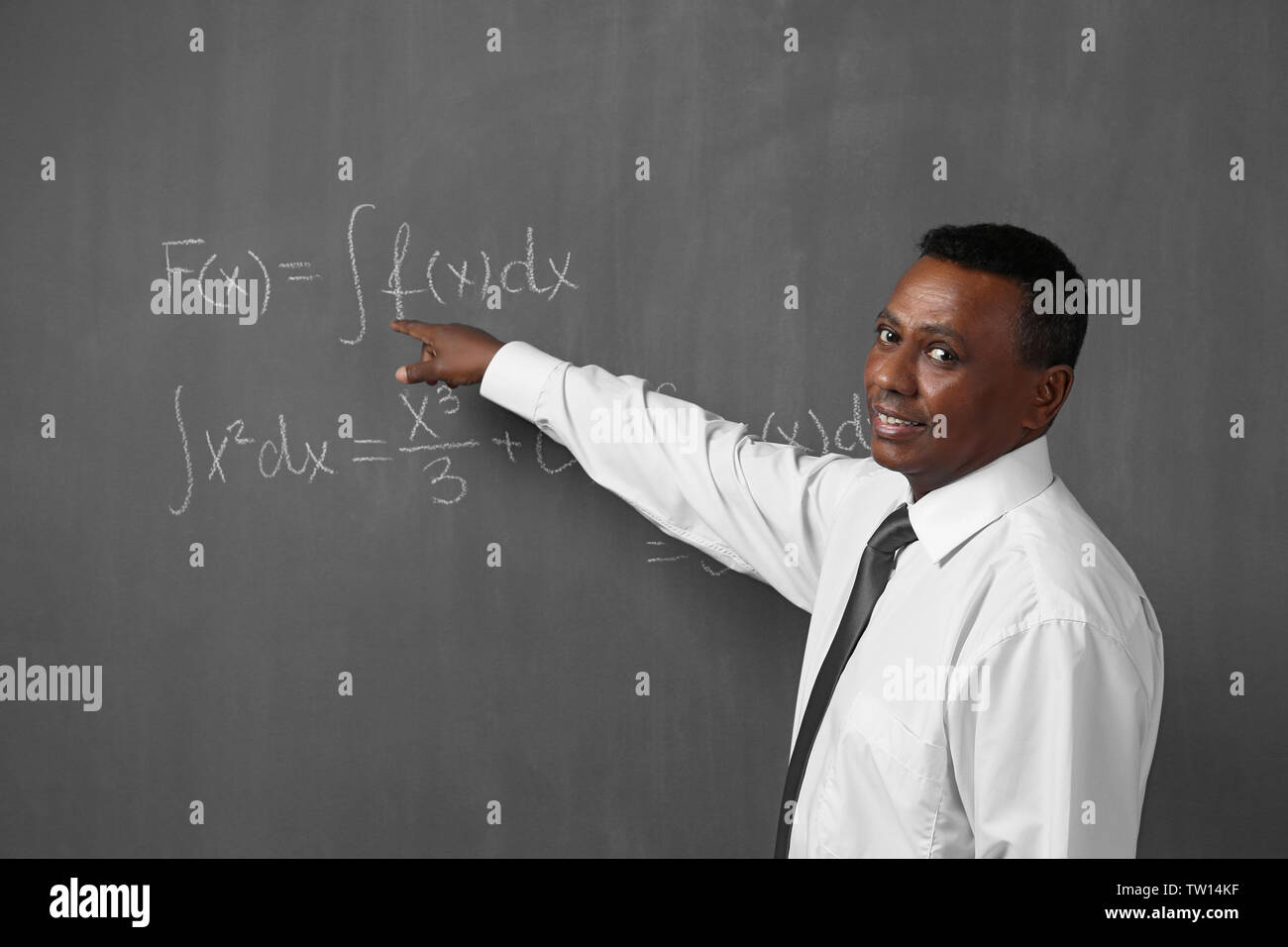 Indian teacher explaining math hi-res stock photography and images - Alamy