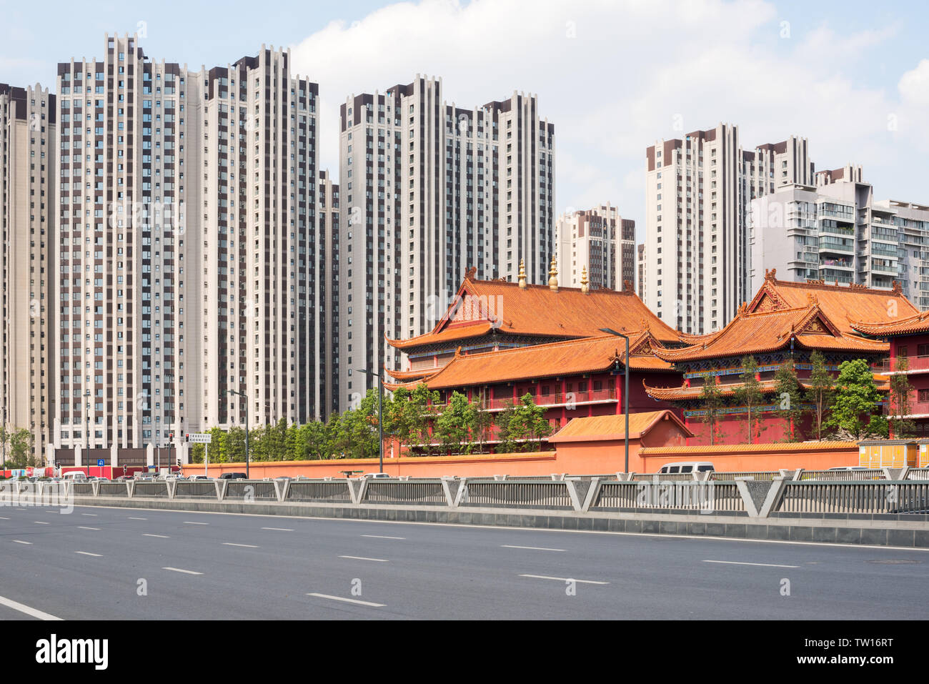 New and old buildings in Chengdu, Sichuan Stock Photo - Alamy
