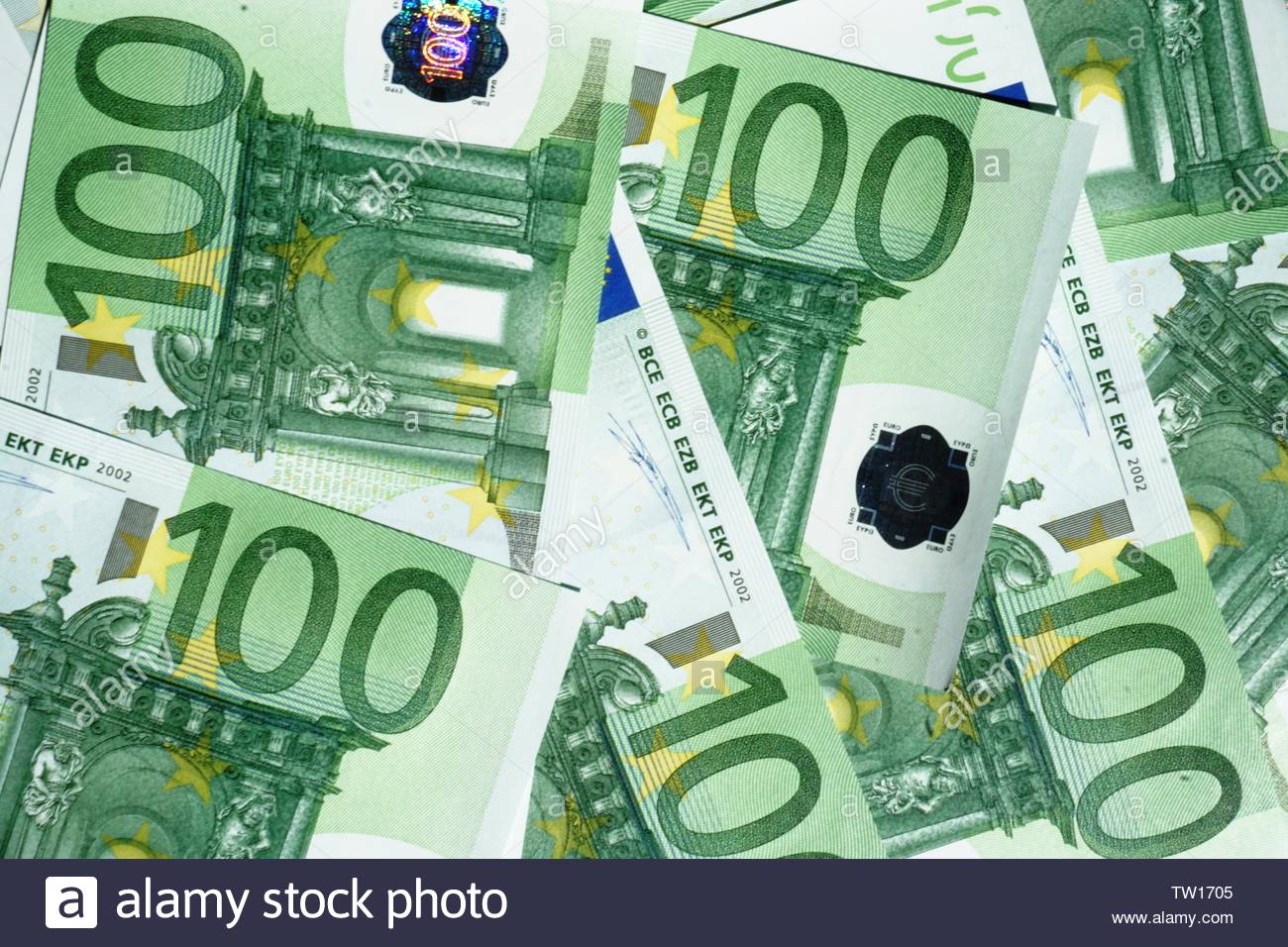 100 Euro Note High Resolution Stock Photography and Images - Alamy