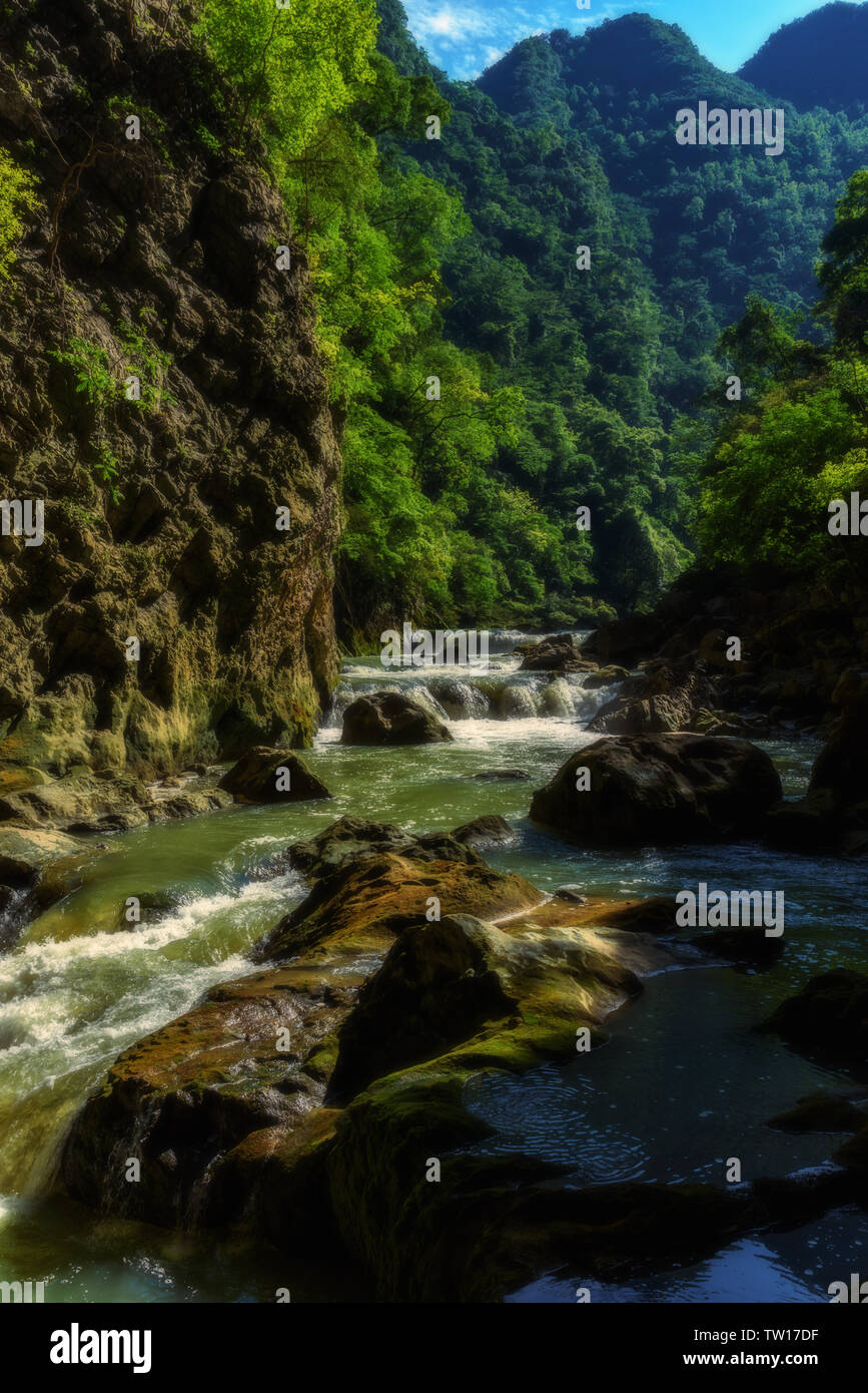 Seven hole bridge hi-res stock photography and images - Alamy