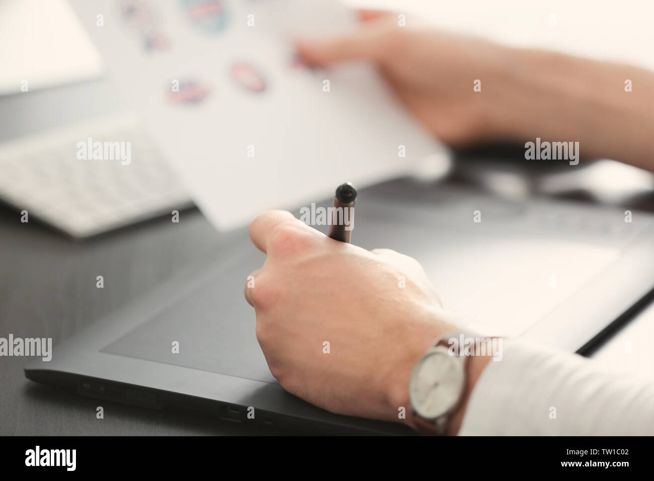 Male hands using graphics tablet hi-res stock photography and images ...