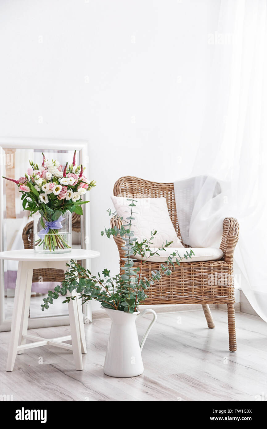 Interior design of room with beautiful flowers Stock Photo - Alamy