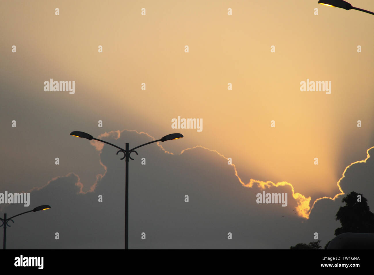 Street light lit up hi-res stock photography and images - Alamy