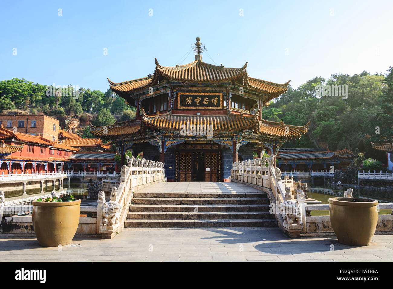 Bridge and pavilion of traditional Chinese Buddhist temple Stock Photo ...