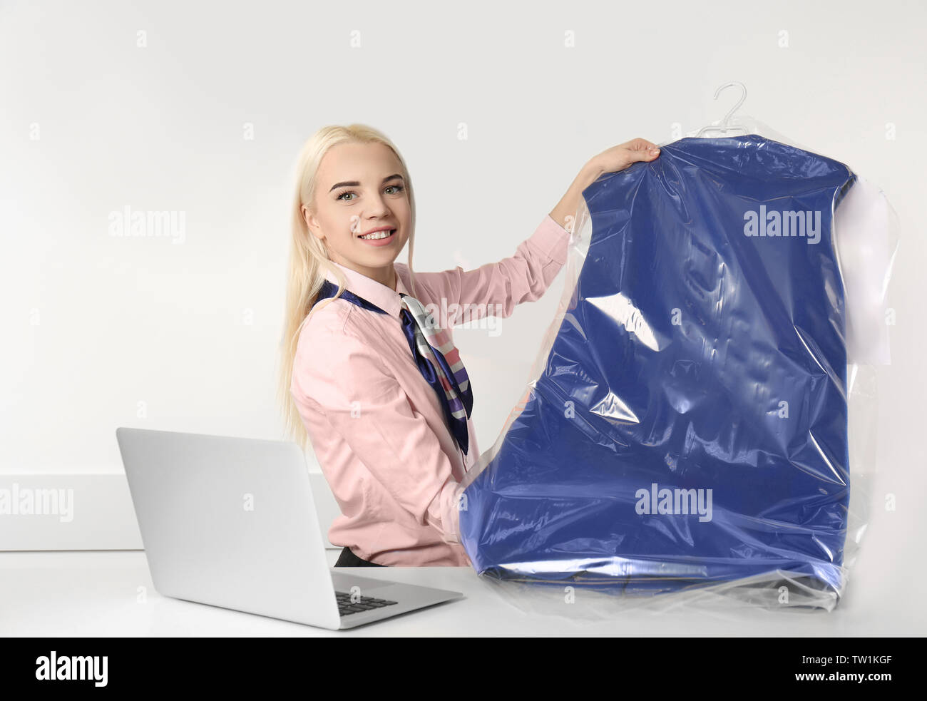 Female laundry worker clean hi-res stock photography and images - Alamy