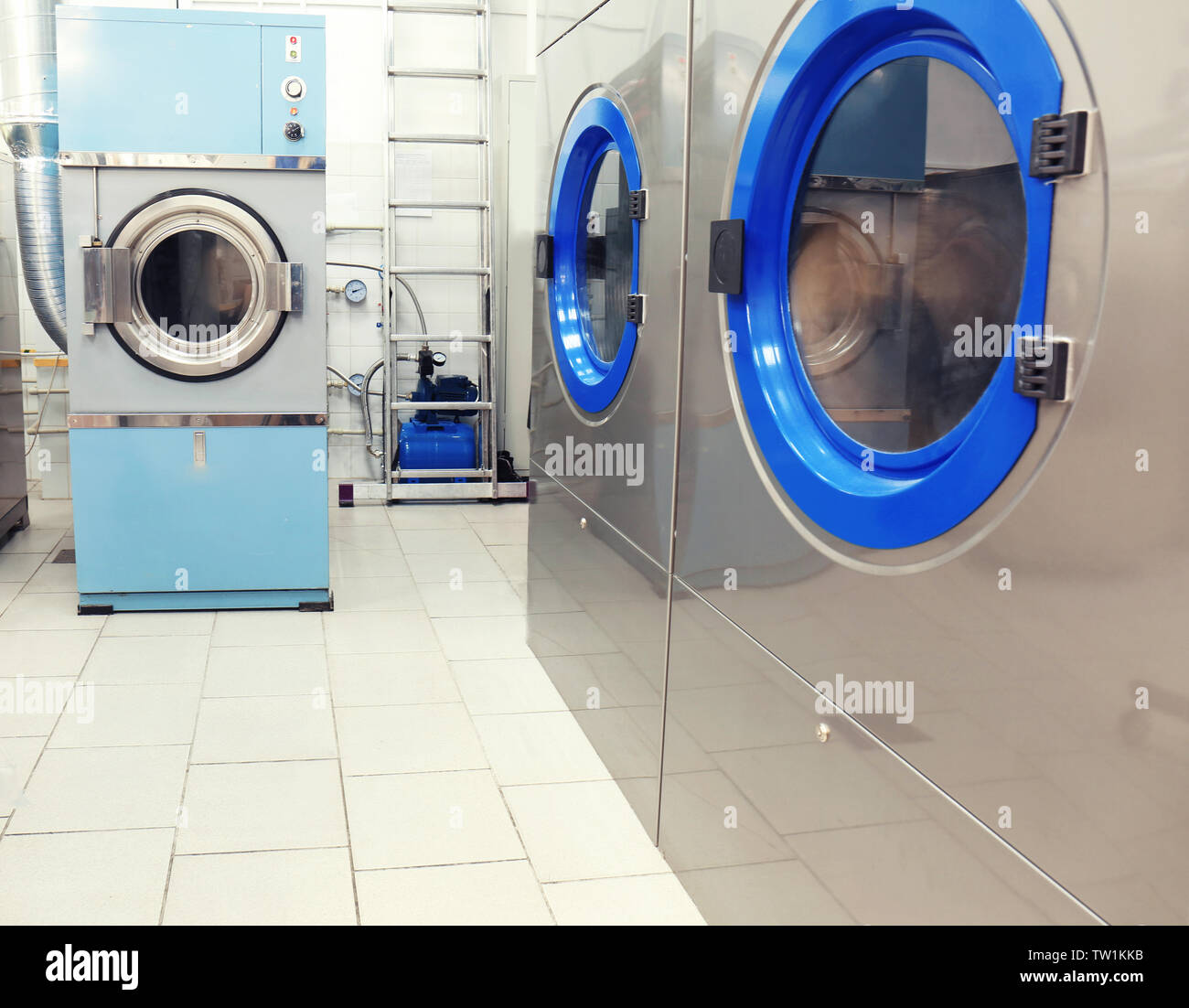 Dry cleaning machines hi-res stock photography and images - Alamy